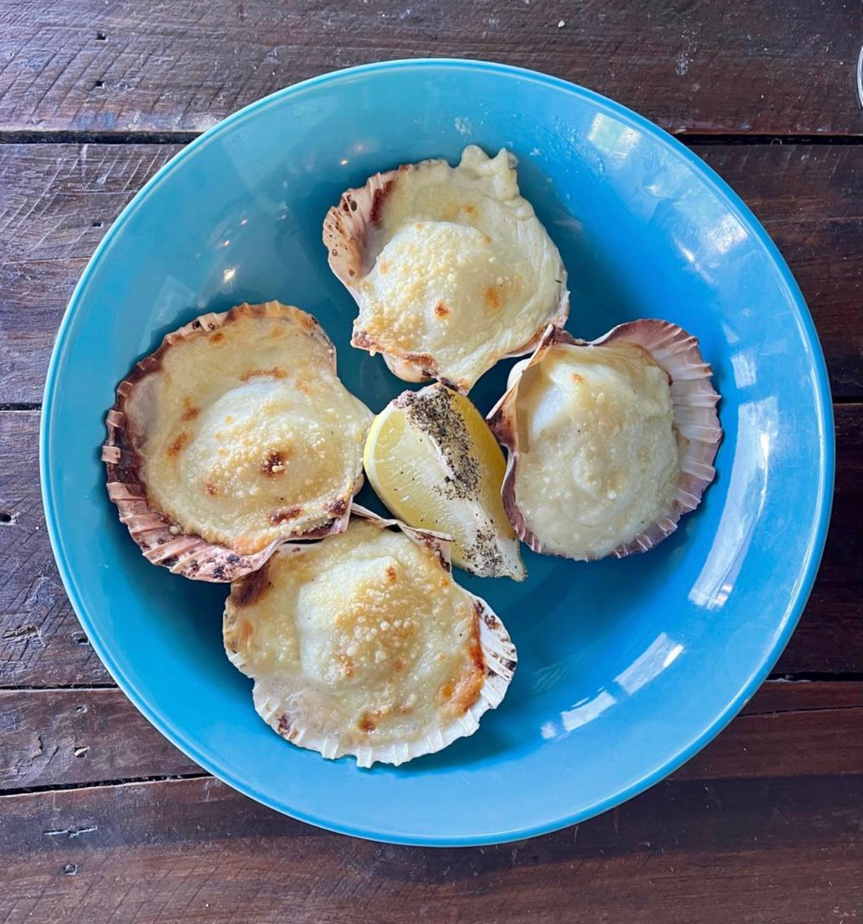 Manny's Wine & Fish | Authentic Greek Restaurant Gold Coast