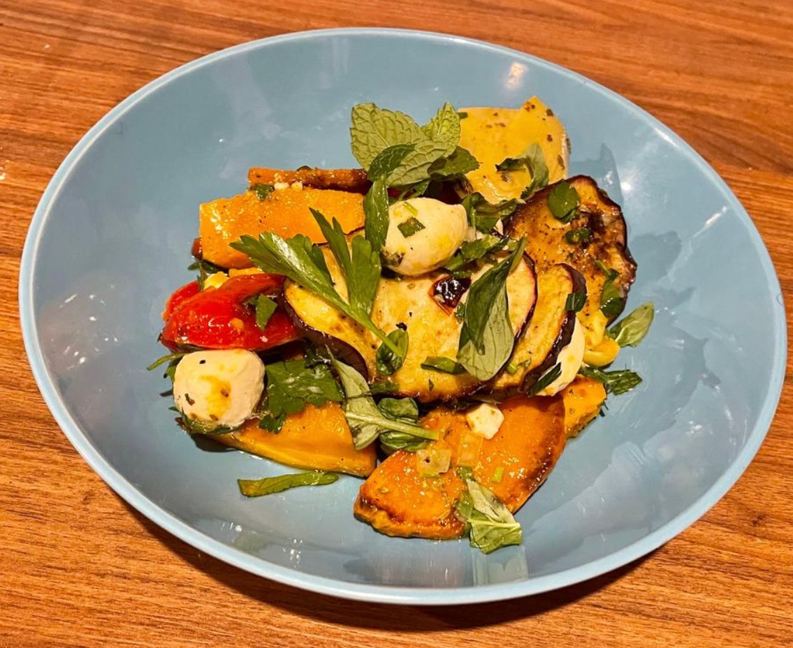 Manny's Wine & Fish | Authentic Greek Restaurant Gold Coast
